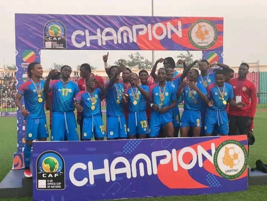 Foot-UNIFAC U20 : Guy Bukasa et les siens s'offrent un trophée ! - Wise ...