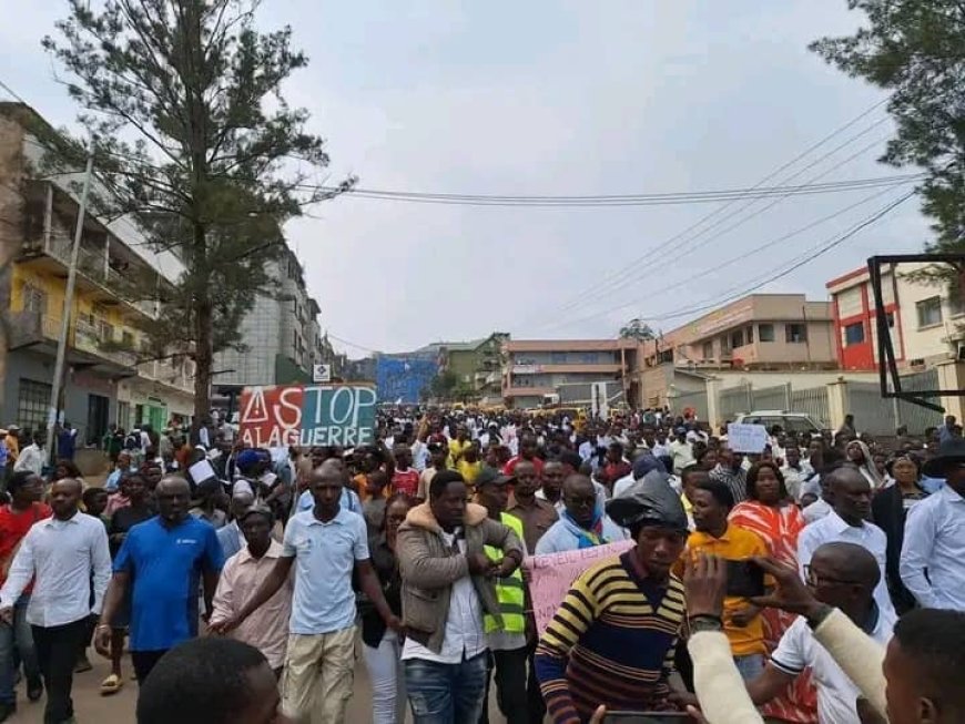 À Kinshasa, la population s'élève contre l'agression Rwandaise à l'Est de la RDC - Wise.cd - le ...